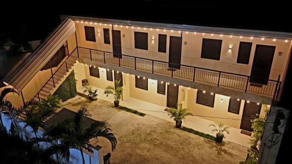 Isla Vida Apartments - Madridejos