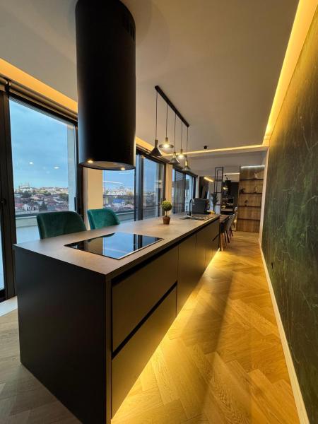 Sky View Penthouse - Craiova