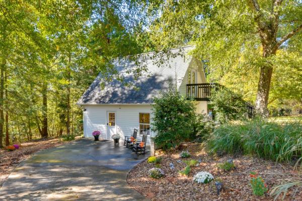 Wooded Cottage - 3 Mi To Clemson University - Clemson, SC
