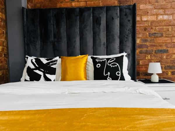 Black Diamond Oasis On Craftmanship Hotel With Wi-fi And Parking - Johannesburg