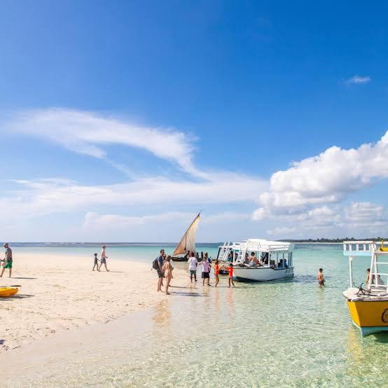 Habz Rides Private Glass Bottom Boat Excursions - Diani Beach