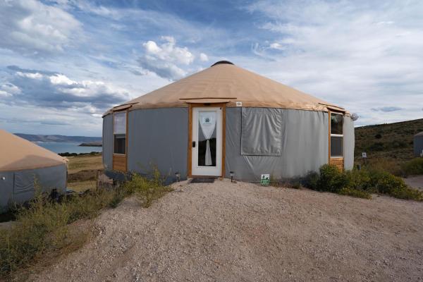 The Black Bear Yurt - Utah