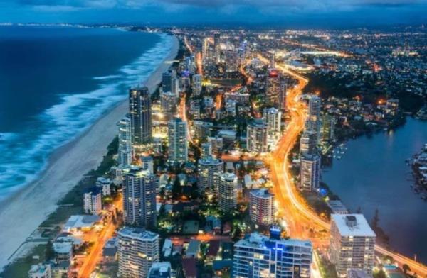 Luxury High Floor Apartment With Breathtaking Views - Surfers Paradise