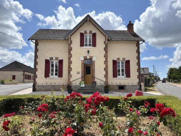 Gîte Familial Jusqu'à 8 Pers. En Auvergne, Proche Nature - Fr-1-489-589 - Dompierre-sur-Besbre