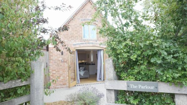 The Parlour - Bromsgrove