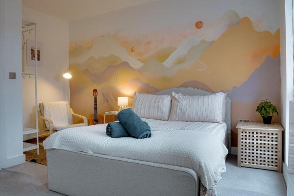 Luxury 4br Townhouse, Hot Tub, Upstairs, Rooftop, Sleeps 8 - 