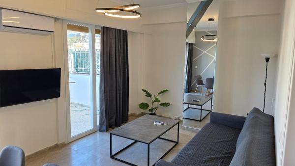 Central Double Room With Balcony - Патры