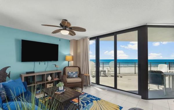 Beachfront Three-bedroom Condo With Ocean Views - Panama City Beach, FL