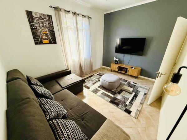 Stylish 3-bedroom Flat In Funchal - Monte