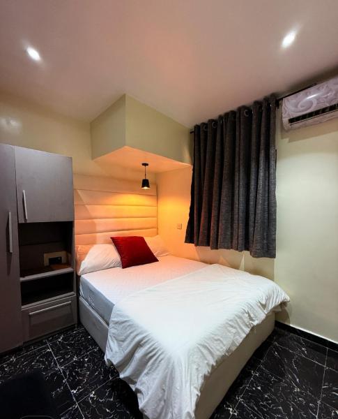 Kath'shub Garth - Lagos, Nigeria