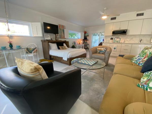 Closest Studio Suite To Vanderbilt Beach, Remodeled Inside & Out, New Anderson Windows & Sliders, Well Appointed, Best Quality Throughout, Fenced Yard, Private Plus Many Extras! - Naples Park, FL