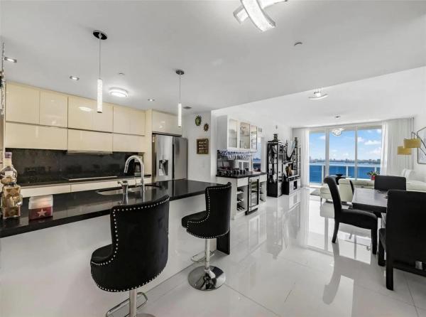 Contemporary Miami Residence Bay Views - Miami