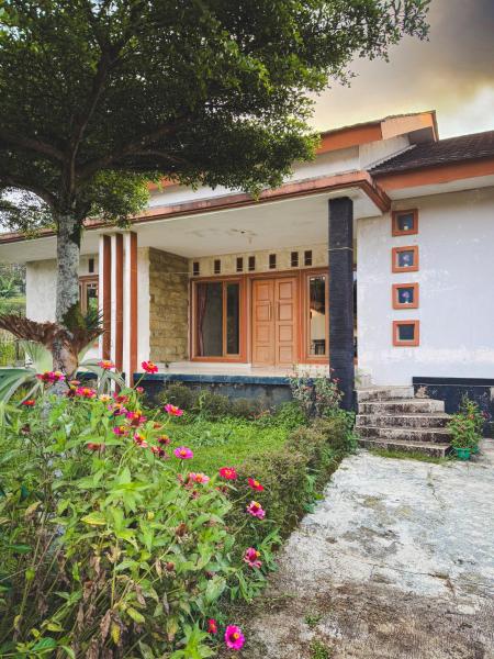 Villa Restu 5 Cozy 2br Mountain View In Puncak - Cisarua