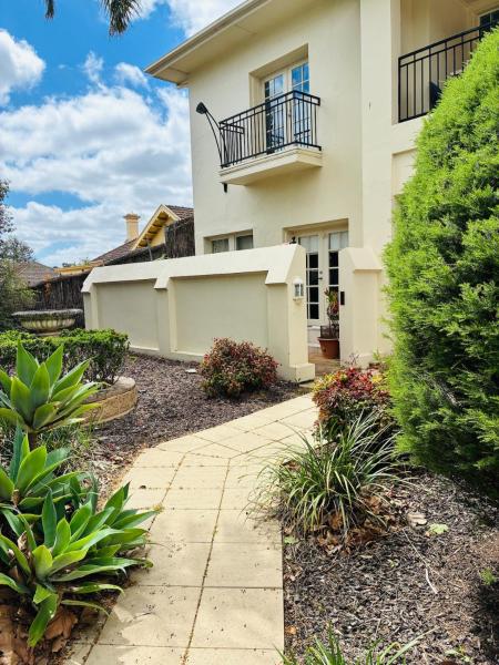 Cozy Private 1br Secure Gate 5mins Burnside Mall - Stirling