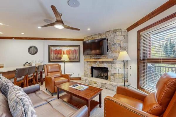 Luxury Ski In, Ski Out 1 Bedroom Mountain Residence In The Heart Of Lionshead Village With Heated Slope Side Pool And Hot Tub - Vail, CO