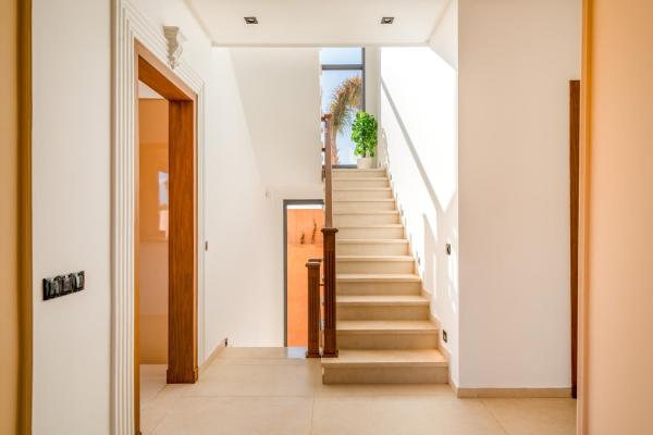 Luxury 5-suite Villa With Private Pool In Golf Amlkis ,Free Airport Transport Service - Marrakesh