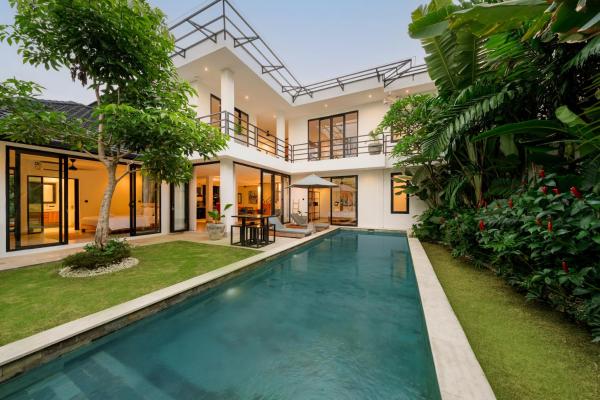 Spacious 5br Modern Simplicity, Near Canggu's Best - Bali