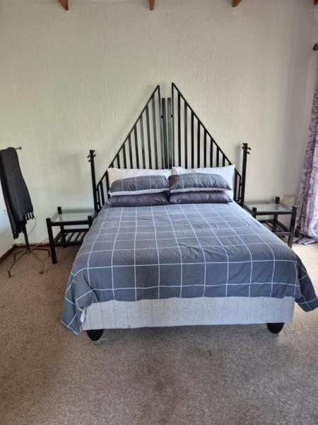 Countryside Garden Cottage, Sleeps 2 - Tembisa