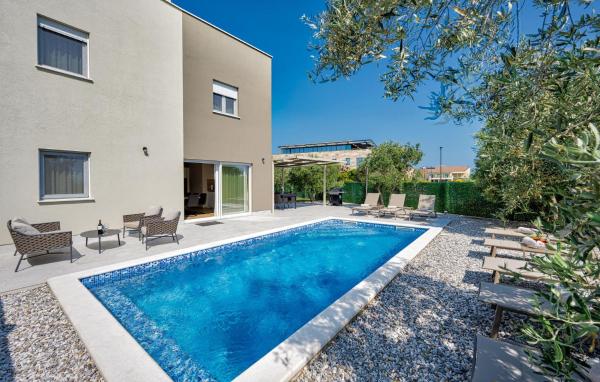 Amazing Home In Vodnjan With Sauna - Pula