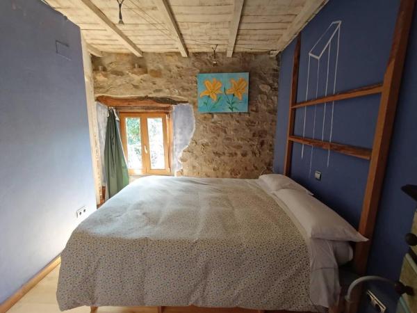 Habitación Doble Azul Baño Privado Cartes - Santillana del Mar