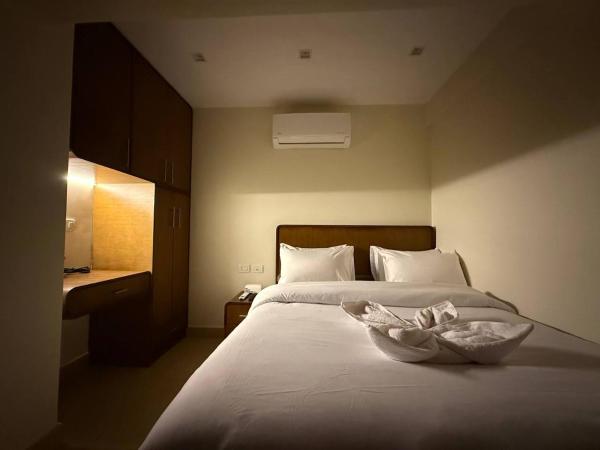 فندق اقمار مدينة نصر Aqmar Hotel Nasr City - Lake View, IA