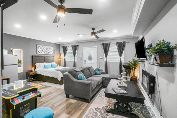 Luxury Cozy Studio With Firepit - Vista, CA