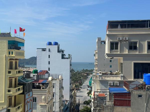Grand Ireland Hotel - Cat Ba
