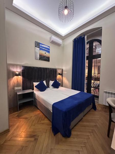 Poly Point Boutique - Baku