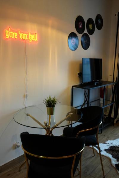 Wyjątkowy Apartament Z Prysznicem Pośrodku Na Wyjątkowe Wieczory - Łódź