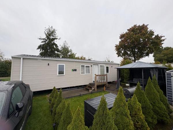 Chalet Meerwijck Mit Terrasse Am Wasser Und Meer Mit Schwimmbad - Groningen