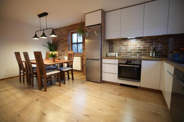 Spacious Furnished Apartment - Neustadt an der Aisch