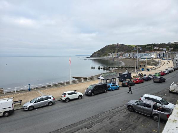 Beautiful Seafront 1 Bedroomed Apartment - Wales