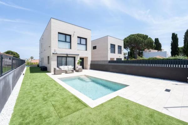 2 Seconds Away - Malta