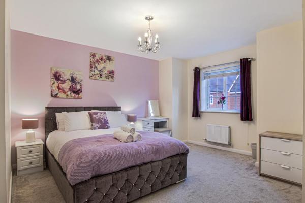 4bed 3 Bath Home I Sleeps 7-9 I Family & Contractors I Parking - イギリス ベドフォード