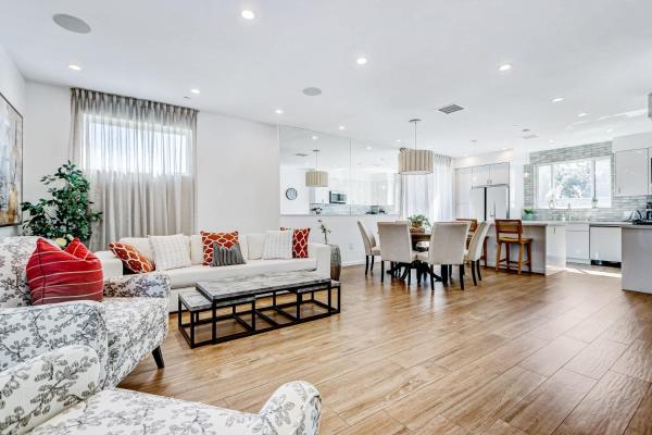 Modern 4br Villa Spacious Stylish In Prime Location - Beverly Hills, CA