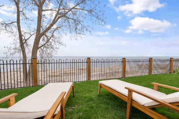 Crystal Beach Executive Waterfront Lakehouse - Fort Erie Historical Museum