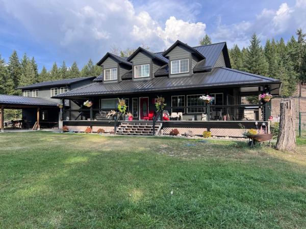 Ellison Funny Farm - British Columbia