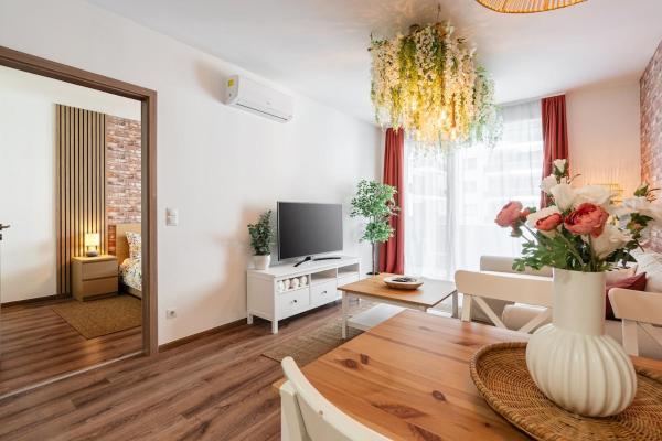 Garage-200m To Subway-prestige 08-2 - Budapest