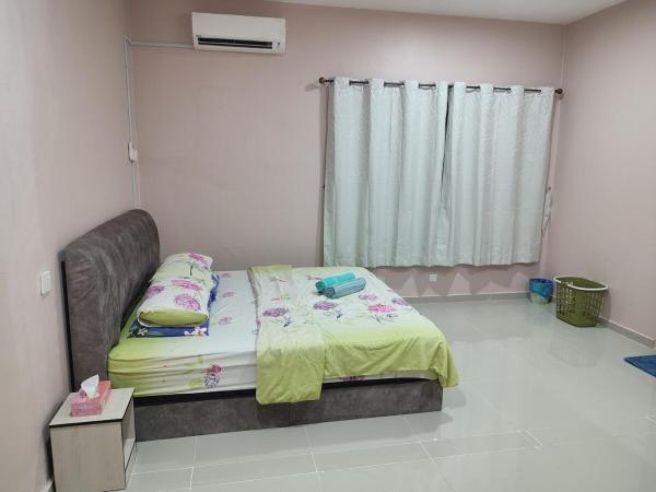 Home In Puchong Mahligai Achmed Homestay - Petaling Jaya