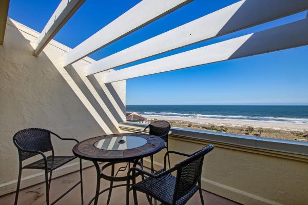 3 Bedroom 3bath Oceanfront Penthouse In Shipwatch - Amelia Island, FL