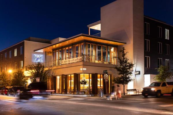 The Cabins At East Austin Hotel - Austin, TX