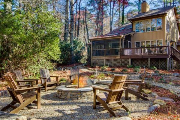 Sapphire Cabin With Peaceful Retreat And Scenic Views - Cashiers, NC