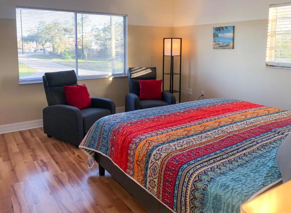 Lazy Cuckoo Inn - Sleek And Stylish Studio Apartments - Fort Myers Beach, FL