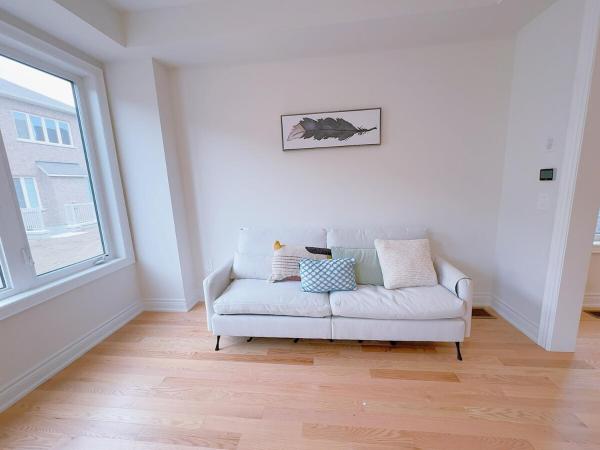 Vantage Stay Modern 4br Townhouse Pickering - Ajax