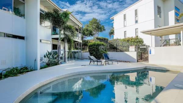 Dolphin Court - 4 Br Apartment With Pool - Agnes Water