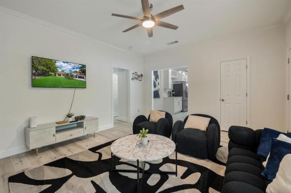 Modern 3br In Bishop Arts Walk To Shops - Dallas, TX