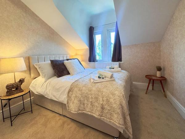 Large 6-bed Victorian House Prime Harrogate Stay - Knaresborough