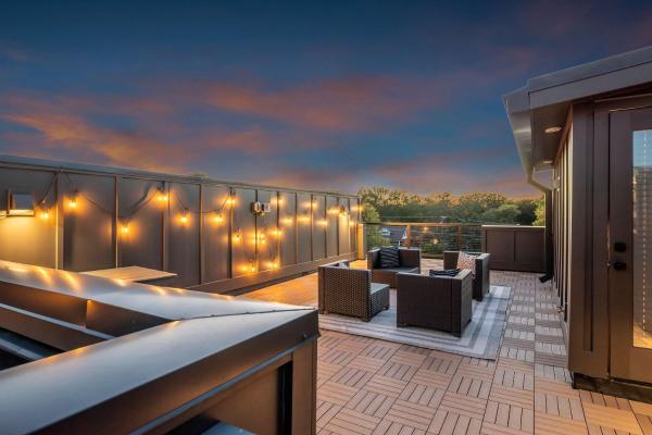 New Music City Loft-style Stay With Rooftop Views - Nashville, TN