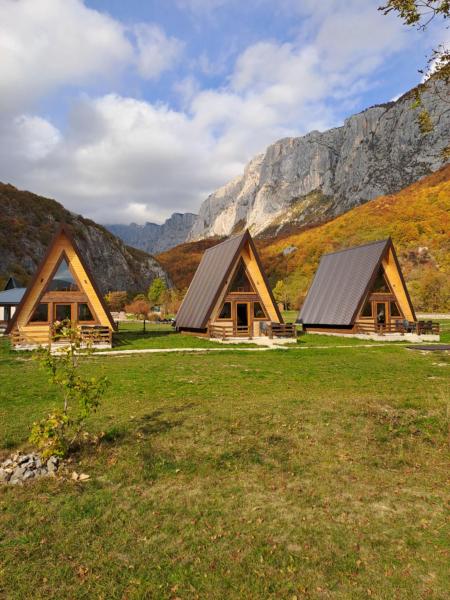Wooden Cottages Konak - Montenegro