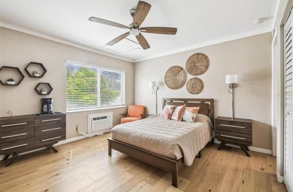 Studio Retreat By The Lake - Tampa, FL